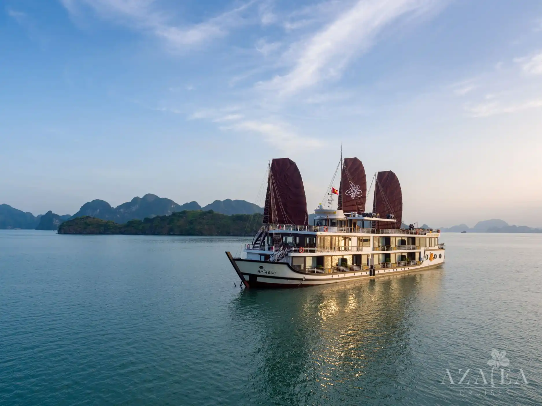 Azela Cruise Hạ Long | Viva Trip